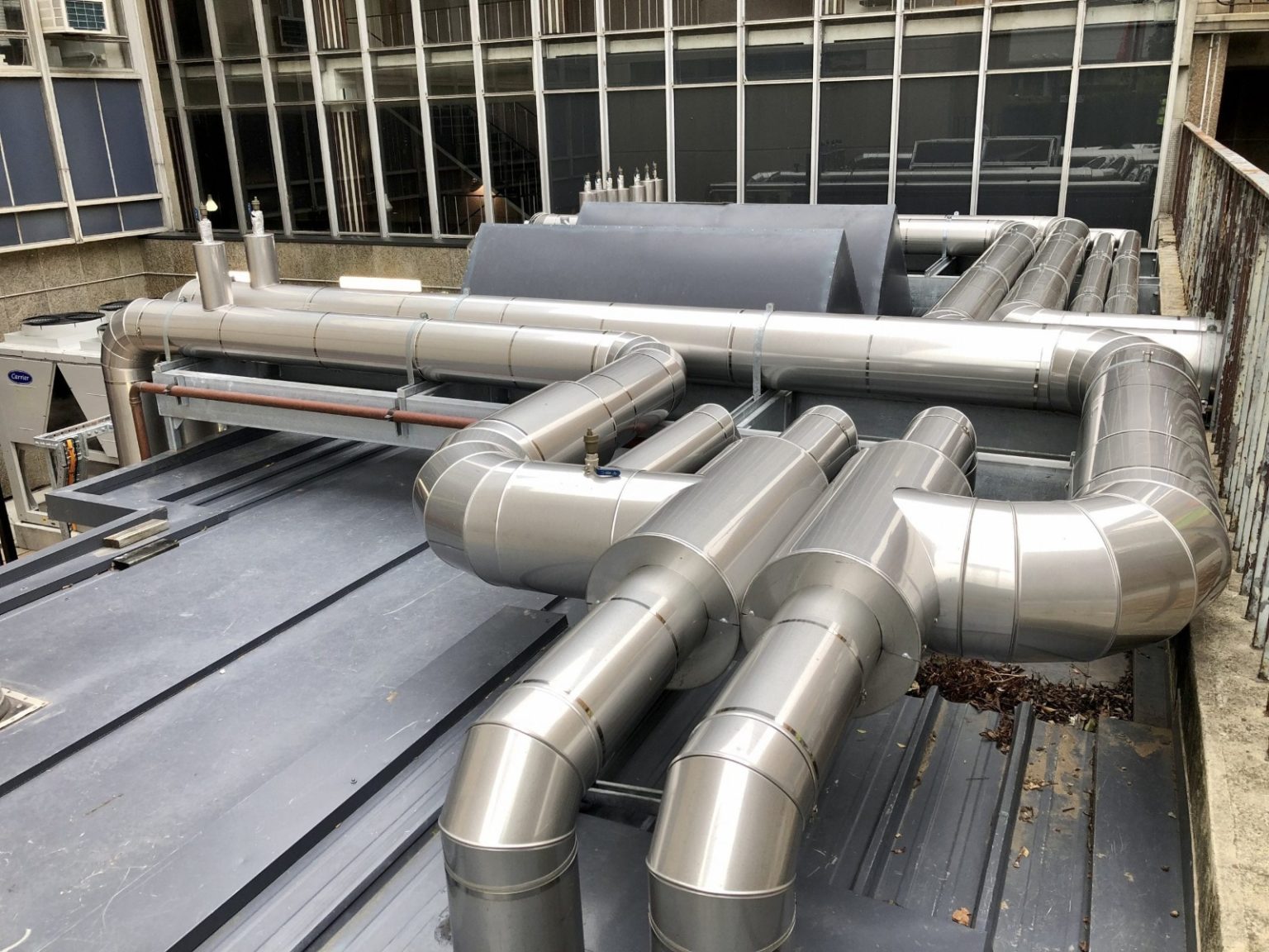 Aluminum Cladding on Airconditioning Pipes and Ducts - Experts at ...